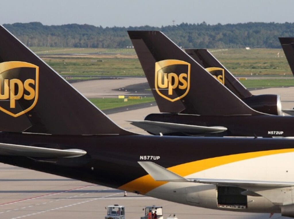 Phương Phức Tra Cứu Vận Đơn UPS - Ưu Điểm - Cước Phí